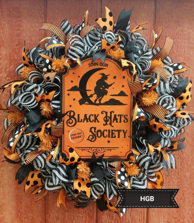 17 Spooky Halloween Wreath Designs To Get You Ready