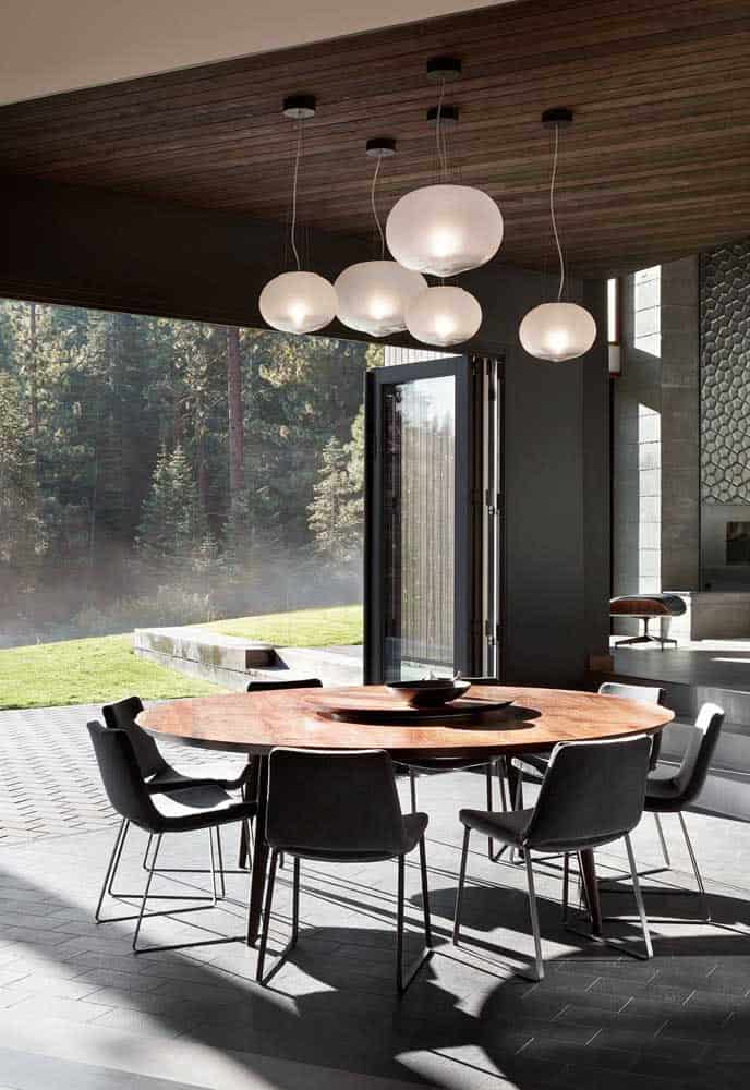 Advantages Of Having Round Table In Your Home