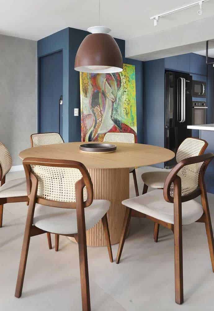 Advantages Of Having Round Table In Your Home