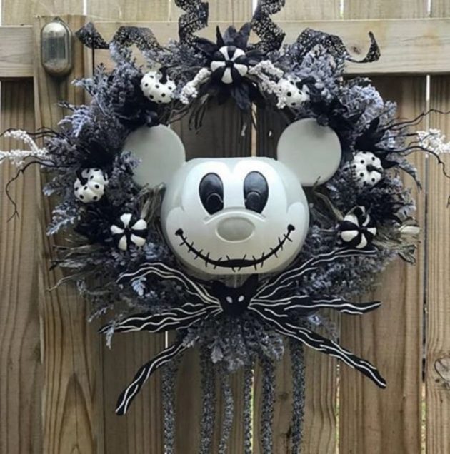 16 Freaky Halloween Wreath Designs For Spooktober