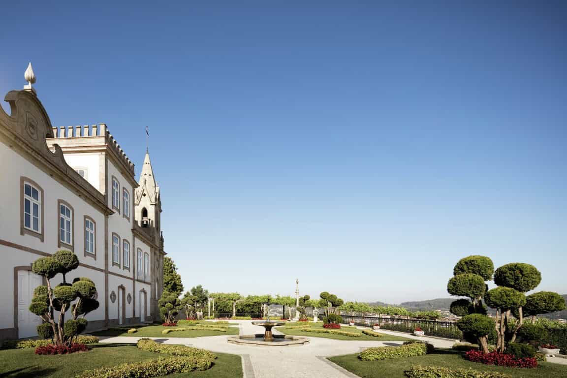 Igreja Velha Palace by Visioarq Arquitectos in Vermoim, Portugal