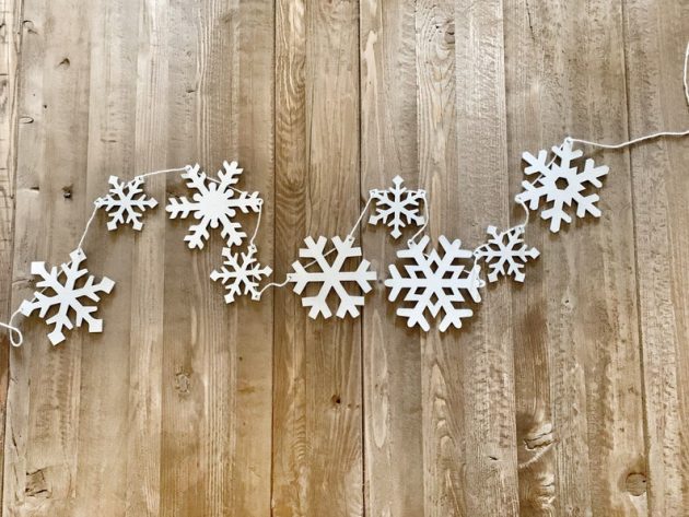 15 Beautiful Winter Garland Designs To Greet The New Season