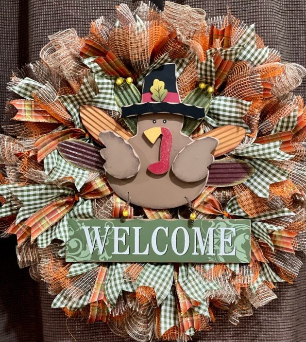 15 Fun Thanksgiving Turkey Wreath Designs For The Front Door