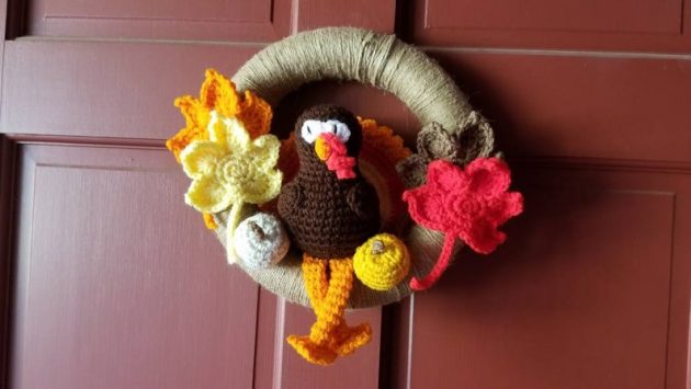 15 Fun Thanksgiving Turkey Wreath Designs For The Front Door