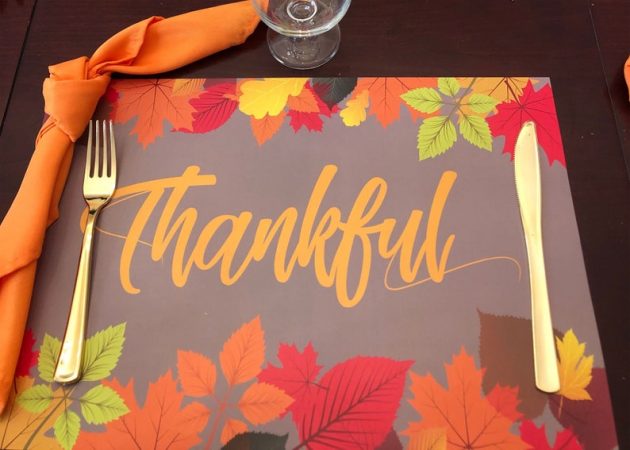 17 Lovely Thanksgiving Placemat Designs For Your Tablescape