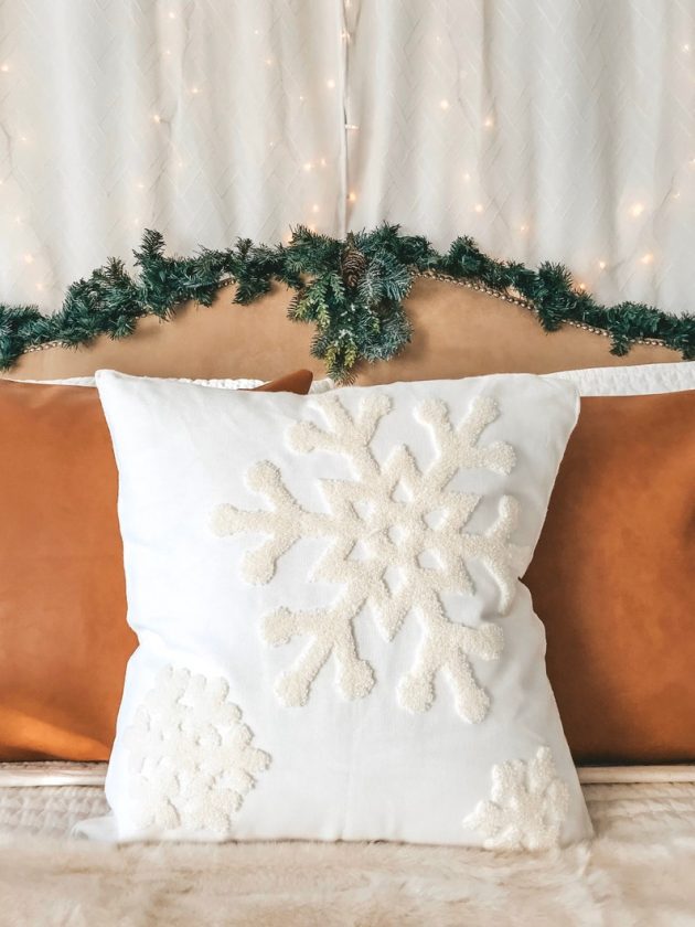 20 Fantastic Winter Pillow Designs That Will Refresh Your Seasonal Décor