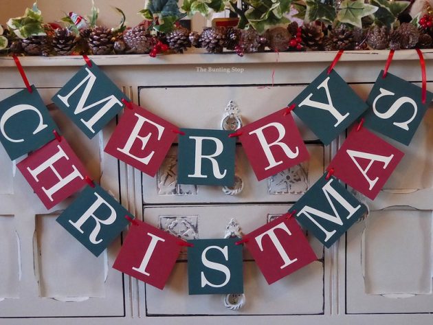 15 Enchanting Christmas Bunting Ideas For Your Mantel