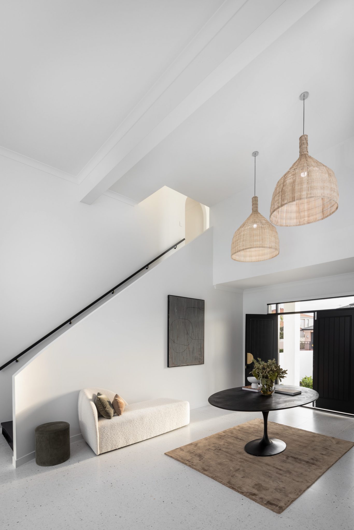 15 Beautiful Contemporary Entry Hall Designs That Will Greet You Every Time
