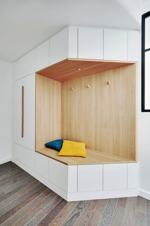 15 Beautiful Contemporary Entry Hall Designs That Will Greet You Every Time