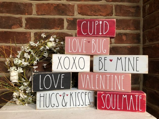 15 Lovely Valentine's Day Sign Designs That Will Charm Your Valentine