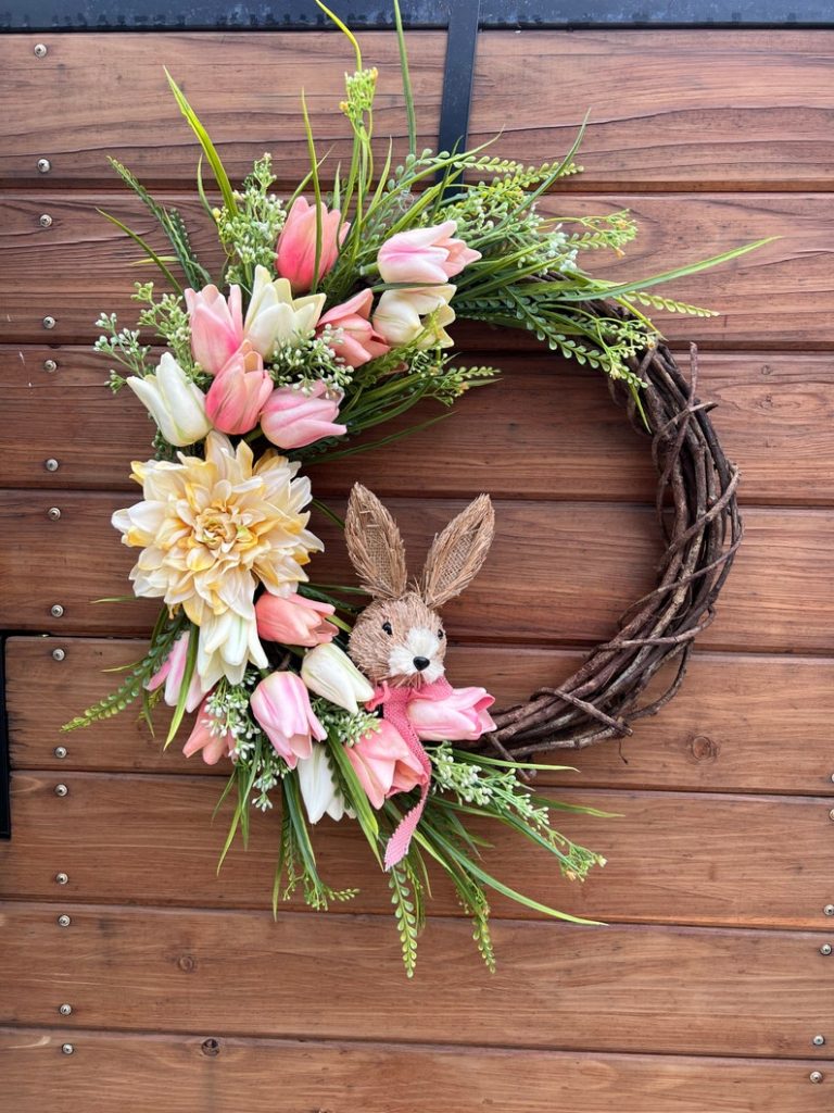 15 Super Fresh Floral Spring Wreath Designs You're Gonna Love