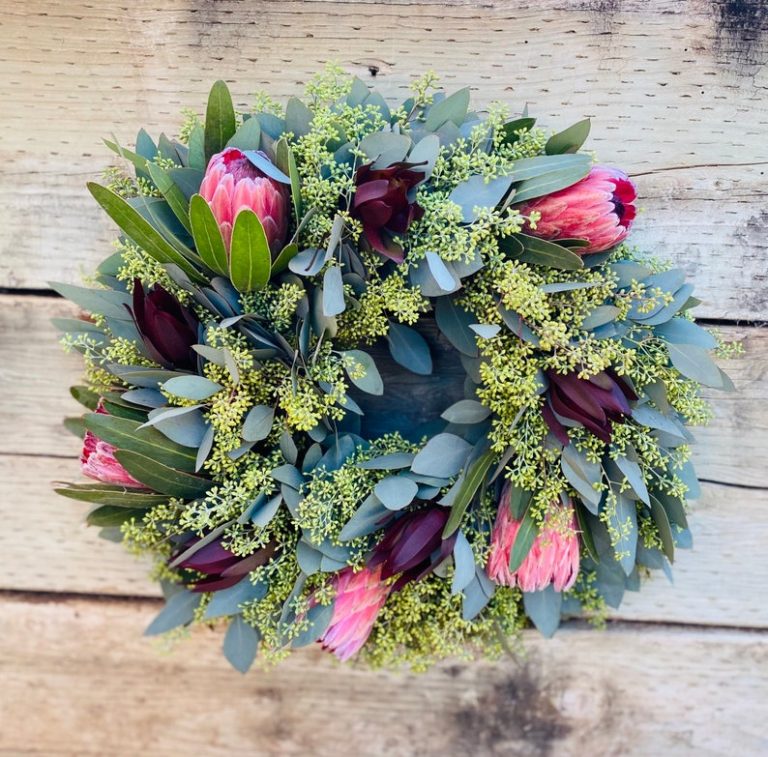 15 Super Fresh Floral Spring Wreath Designs You're Gonna Love