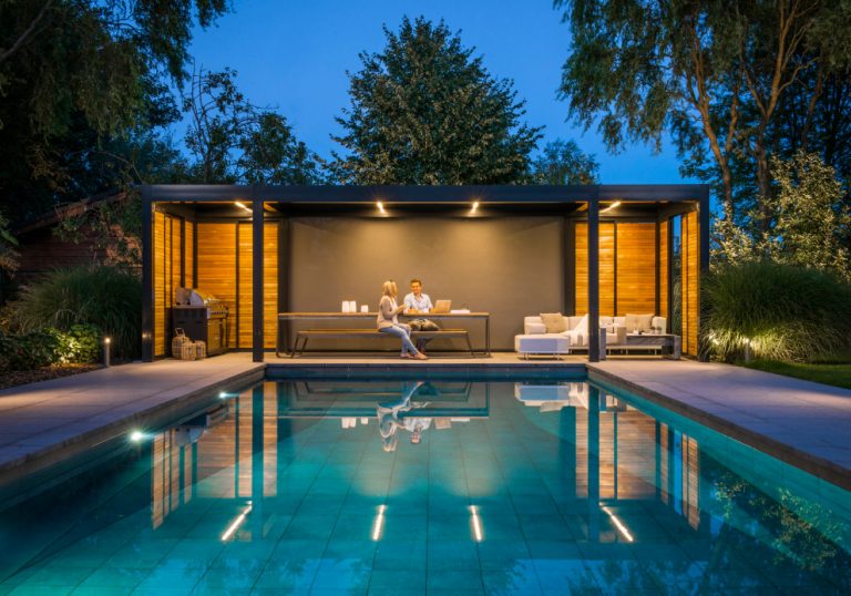 18 Staggering Contemporary Swimming Pool Designs You Will Love