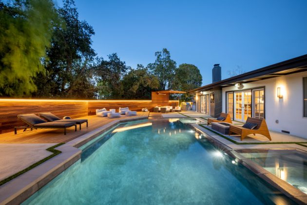 18 Staggering Contemporary Swimming Pool Designs You Will Love