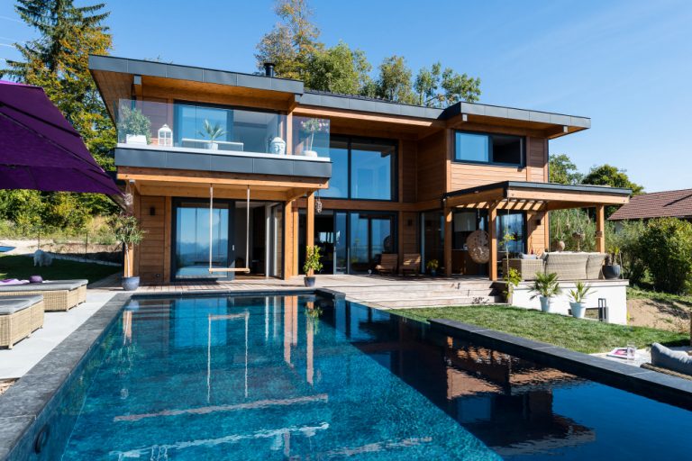 18 Staggering Contemporary Swimming Pool Designs You Will Love