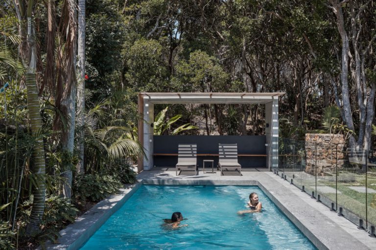 18 Staggering Contemporary Swimming Pool Designs You Will Love