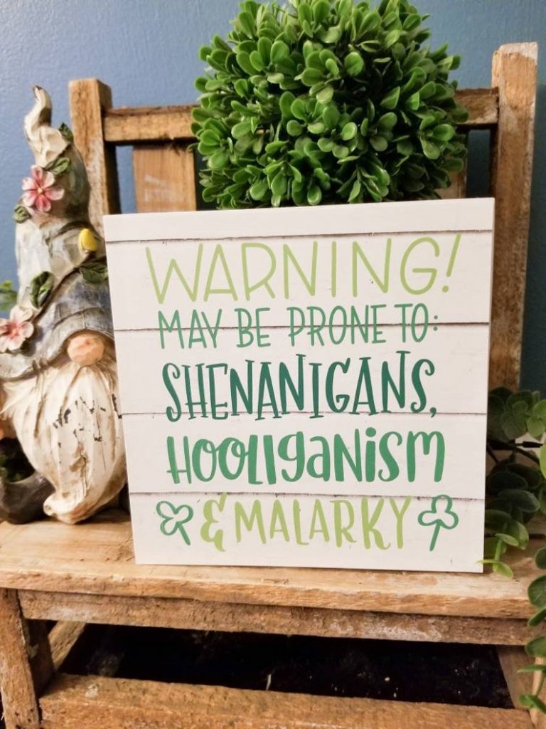 18 Winsome St. Patrick's Day Sign Designs For Subtle Festive Décor