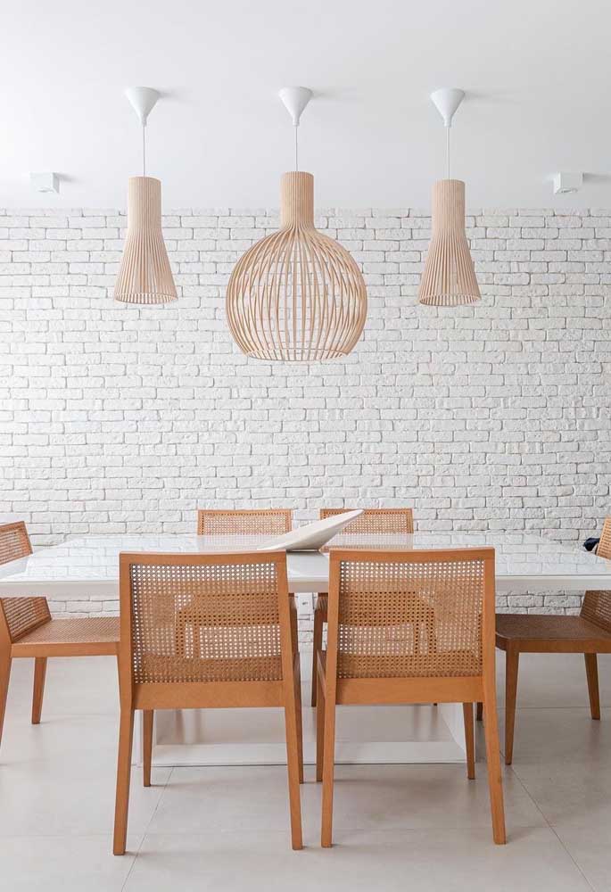 Tips For Choosing The Perfect Lacquered Table