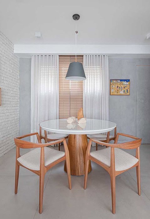 Tips For Choosing The Perfect Lacquered Table