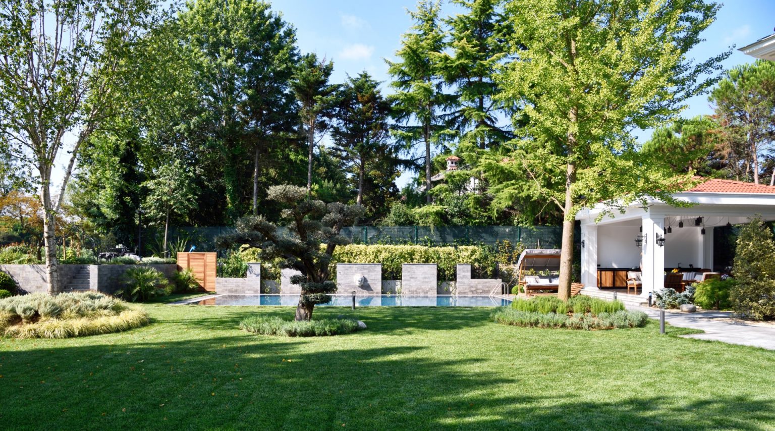 Coexistence of Aesthetics and Function: Ekin-I House