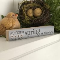 16 Colorful Spring Sign Designs You Can Scatter About Your Home