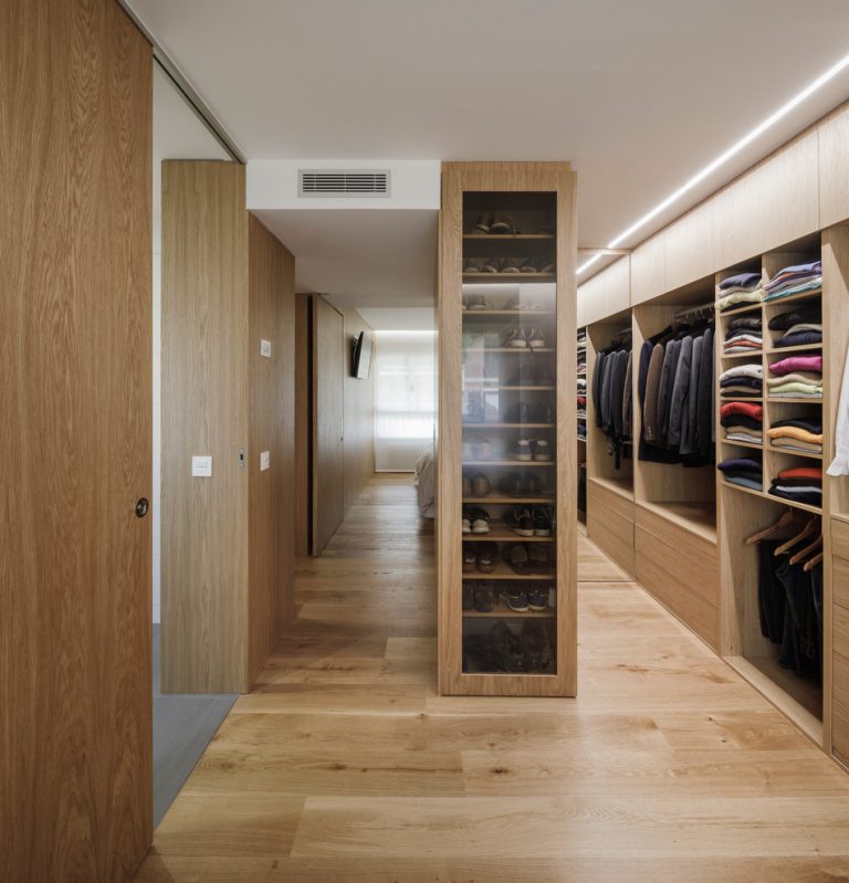 16 Excellent Modern Closet Designs That Will Definitely Leave An Impression