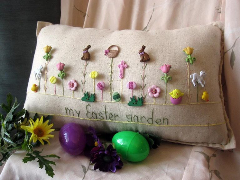 18 Magical Easter Pillow Designs That Will Liven Up Your Sofa