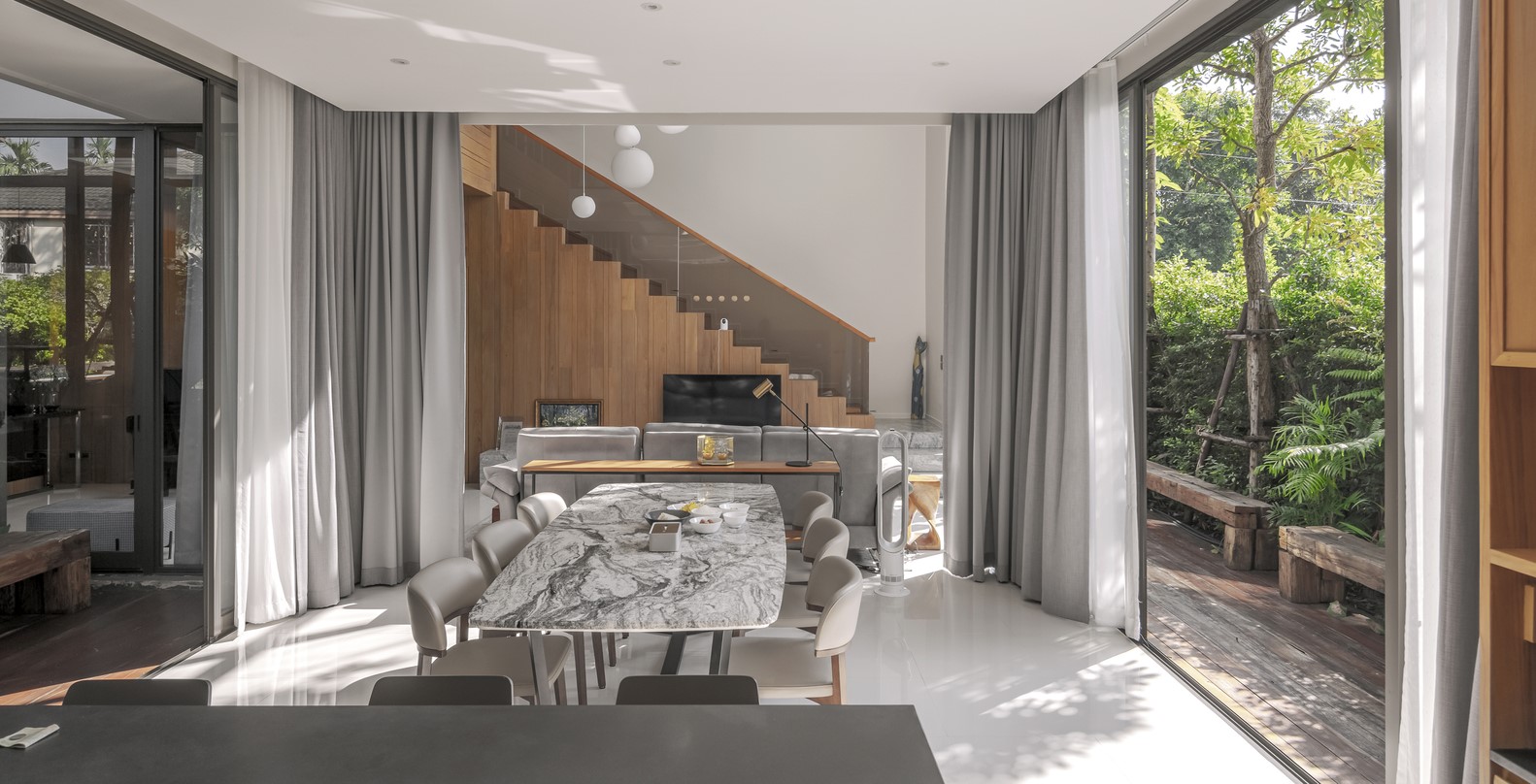 House (Be)hide by TOUCH Architect in Khet Khan Na Yao, Thailand