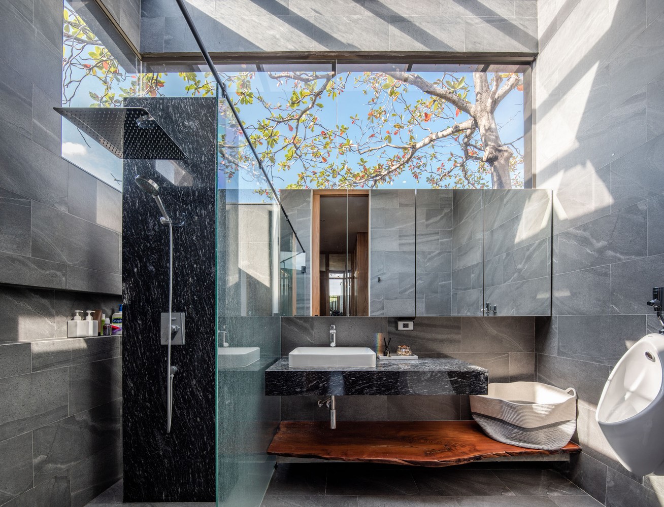 House (Be)hide by TOUCH Architect in Khet Khan Na Yao, Thailand