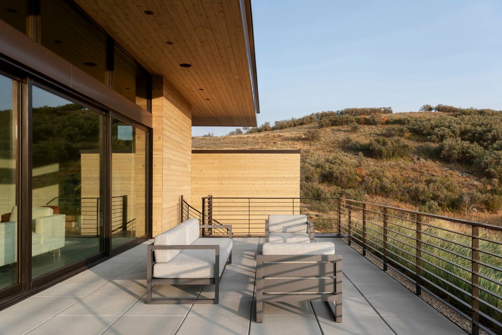 15 Outstanding Modern Deck Designs That Will Make You Fall In Love