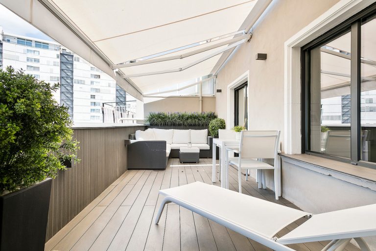 15 Wonderful Modern Balcony Designs You Can Only Enjoy