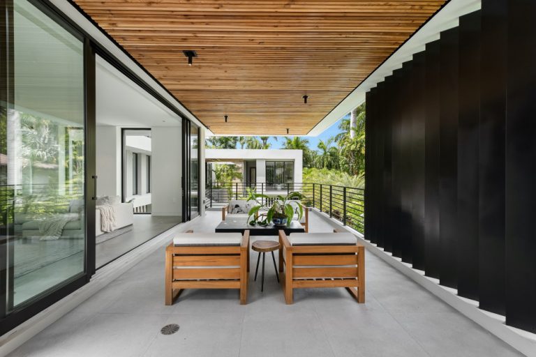 15 Wonderful Modern Balcony Designs You Can Only Enjoy