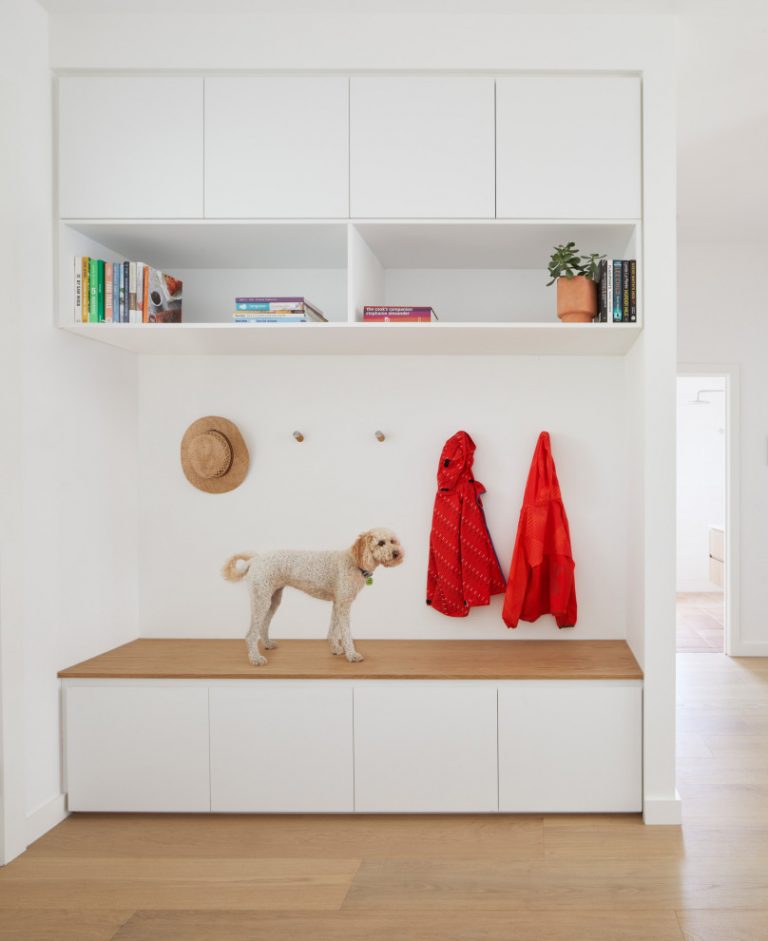 16 Stylish Modern Entry Hall Designs That Will Take You By Surprise