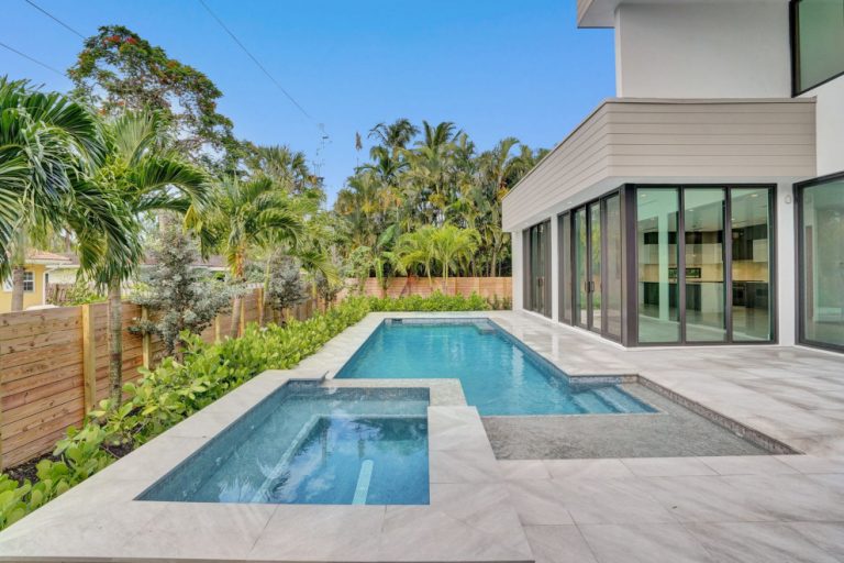 16 Unbelievable Modern Swimming Pool Designs You'll Drool Over