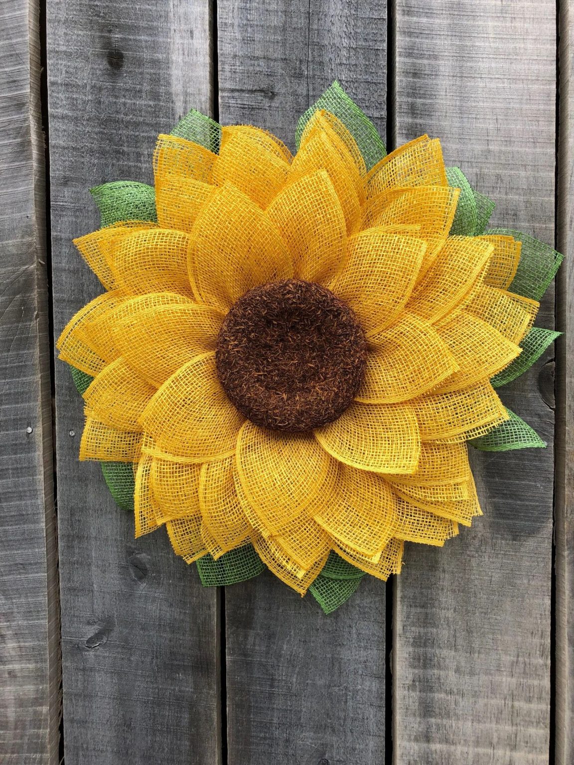 15 Vibrant Sunflower Wreath Designs For Your Home's Summer Theme