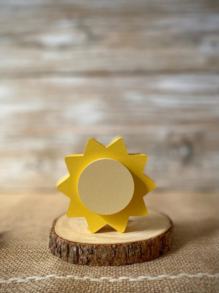 16 Super Cute Summer Shelf Decorations That Will Liven Up Your Décor