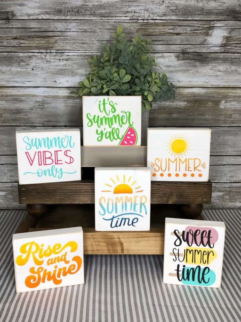 16 Super Cute Summer Shelf Decorations That Will Liven Up Your Décor