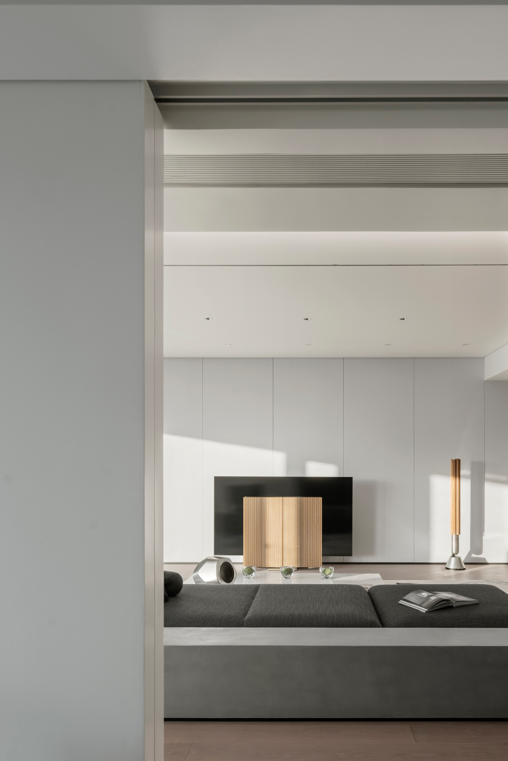 Lake Lantern by Evans Lee Design in Foshan, China