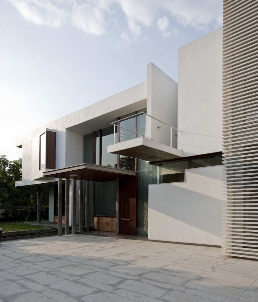 Poona House by Rajiv Saini in Mumbai, India