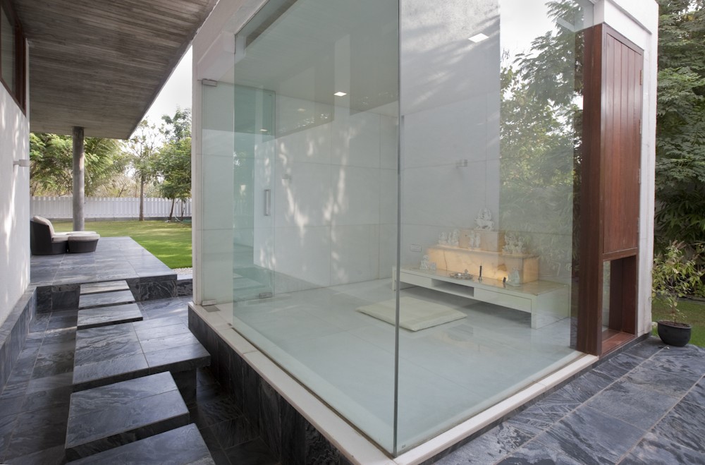 Poona House by Rajiv Saini in Mumbai, India