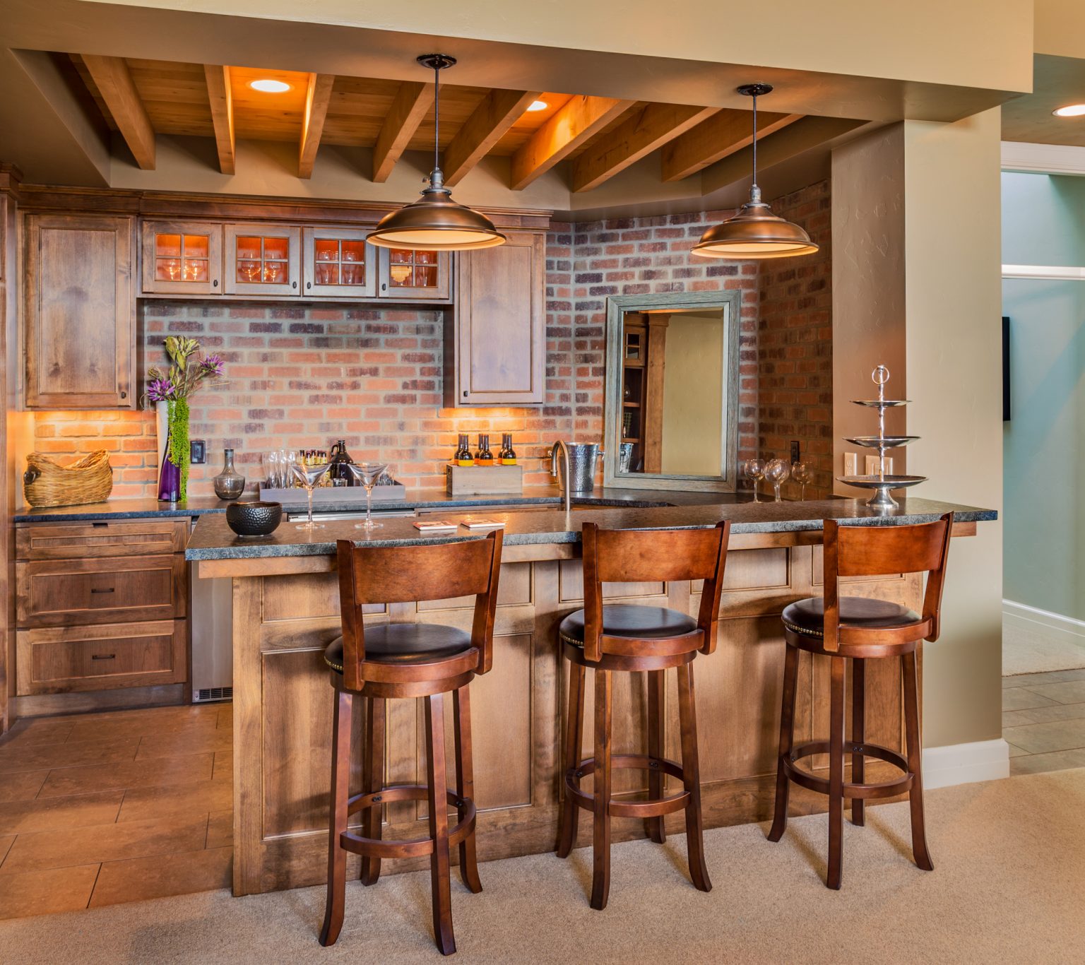 15 Awesome Rustic Home Bar Designs You Will Enjoy