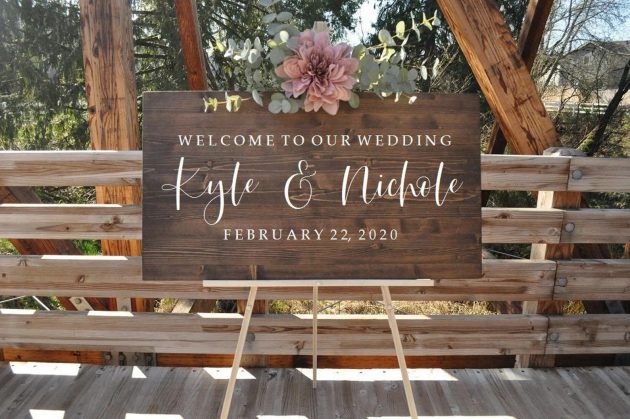 15 Delightful Wedding Welcome Sign Designs That Will Greet Your Guests