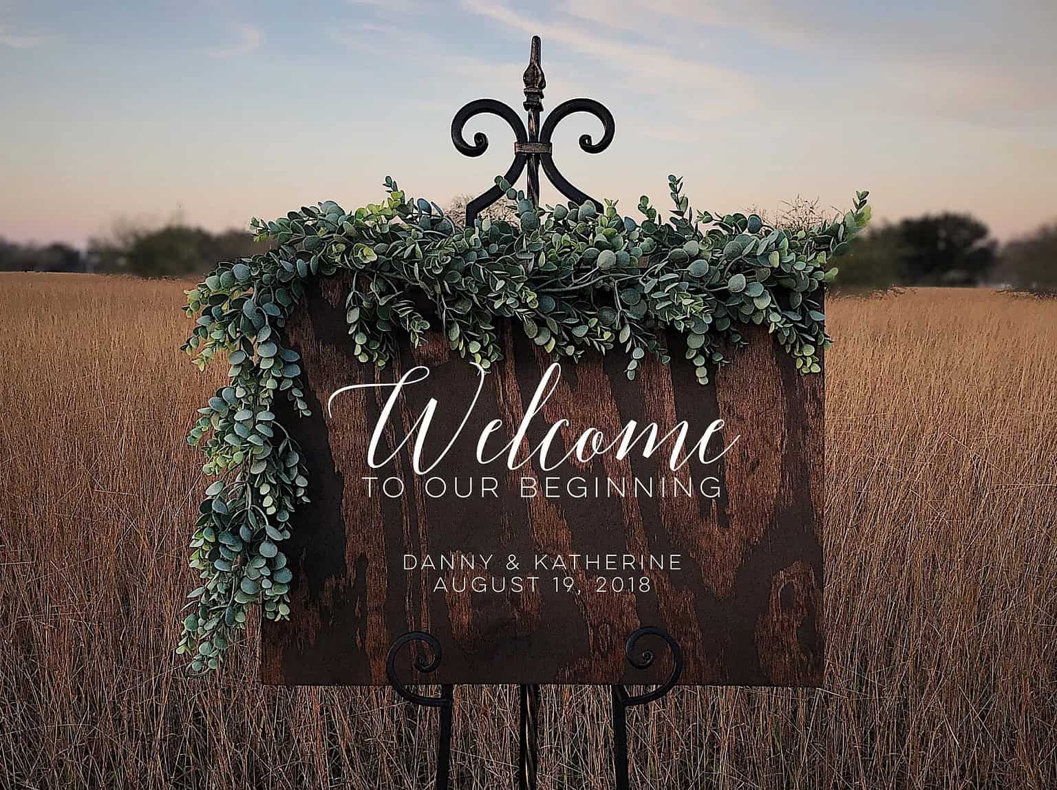 15 Delightful Wedding Welcome Sign Designs That Will Greet Your Guests