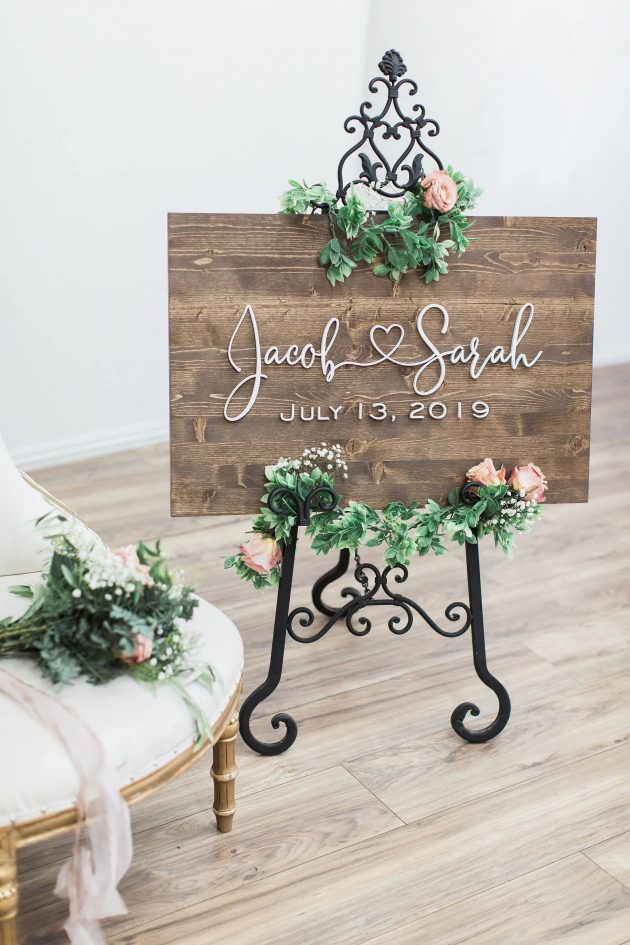 15 Delightful Wedding Welcome Sign Designs That Will Greet Your Guests