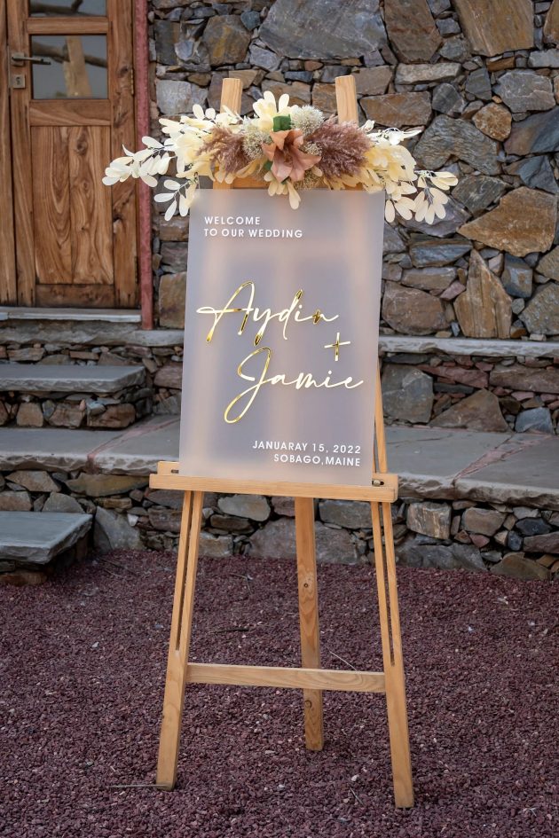 15 Delightful Wedding Welcome Sign Designs That Will Greet Your Guests