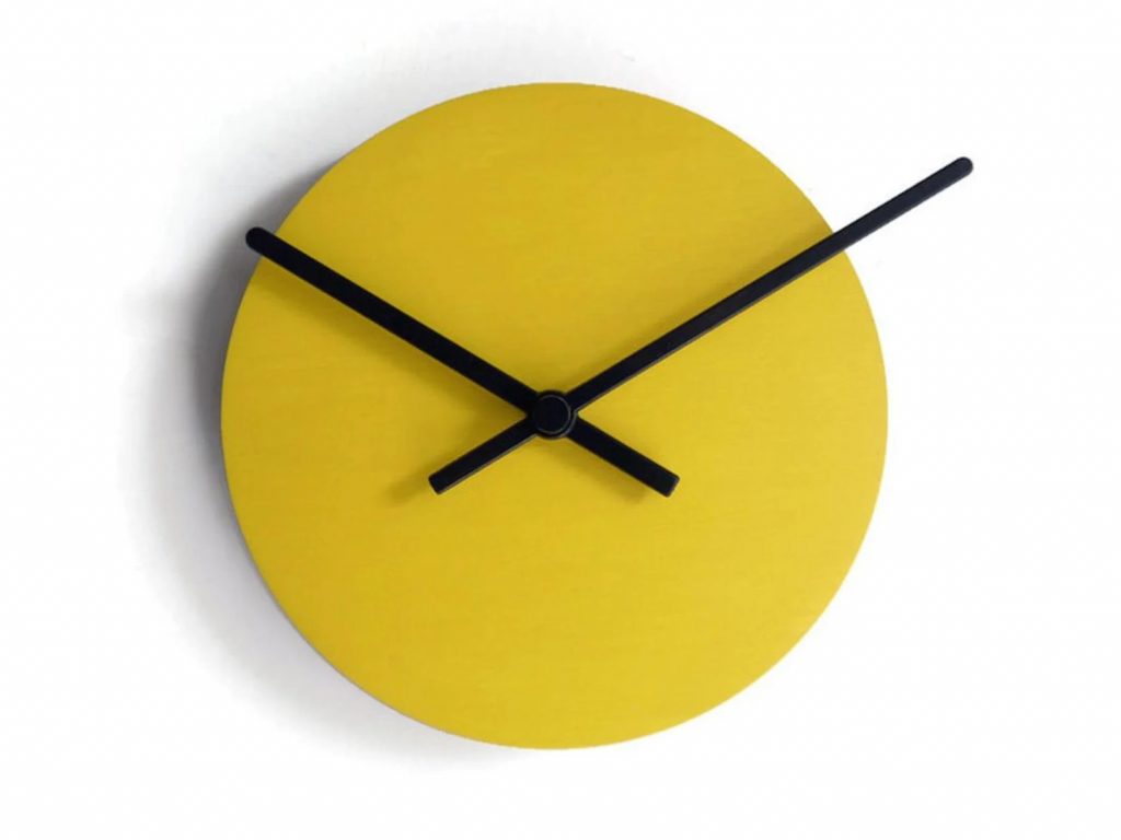 15 Elegant Minimalist Wall Clock Designs That Will Steal Your Gaze