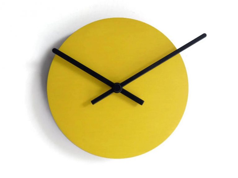 15 Elegant Minimalist Wall Clock Designs That Will Steal Your Gaze