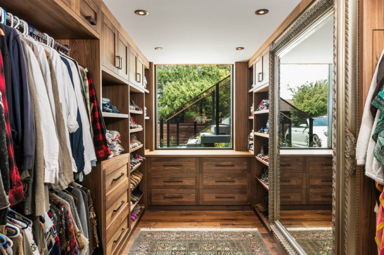 16 Superb Rustic Closet Designs That Will Finally Bring Order To Your ...