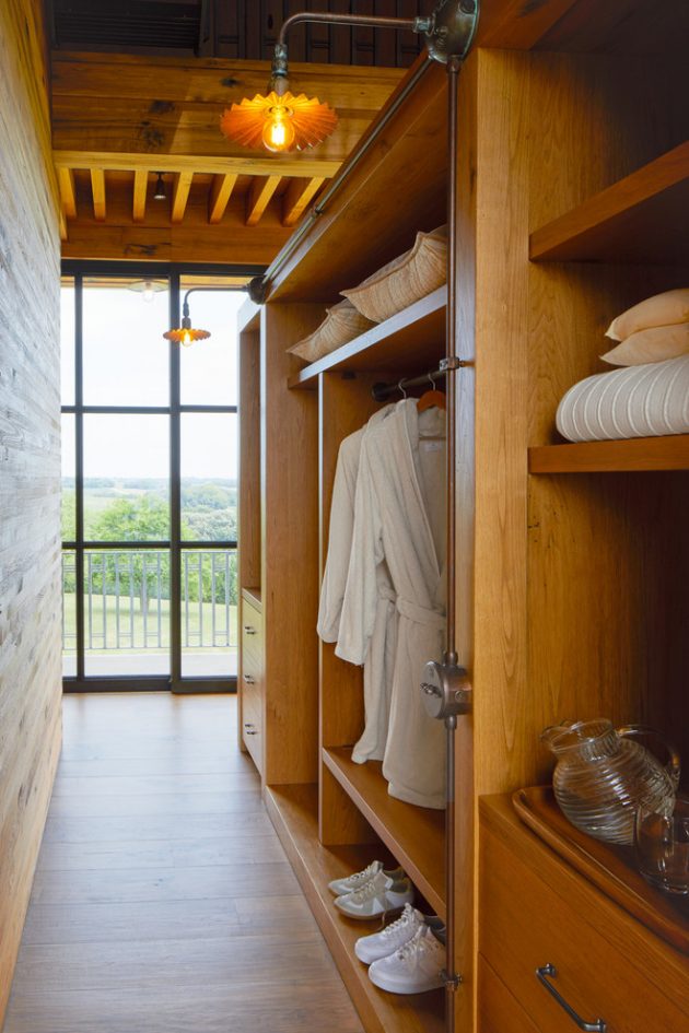 16 Superb Rustic Closet Designs That Will Finally Bring Order To Your ...