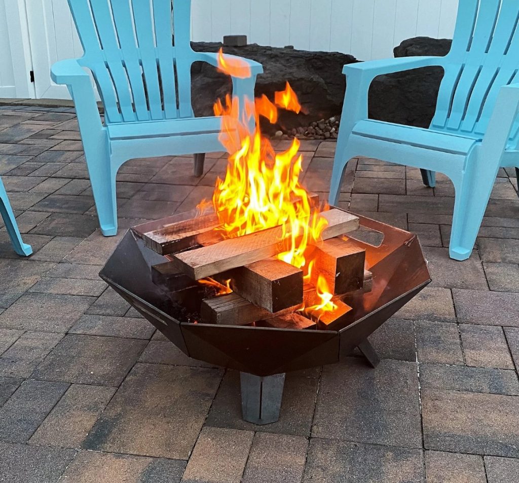 17 Practical & Stylish Fire Pit Designs That Are Portable